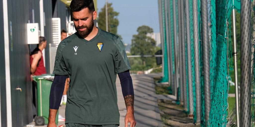 Agazapado en la retaguardia