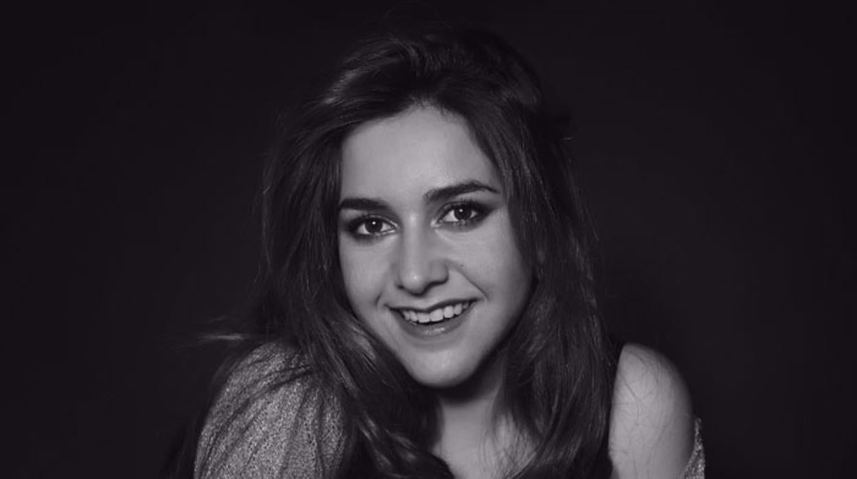 Marta Soto en concierto antes del lanzamiento de su primer disco