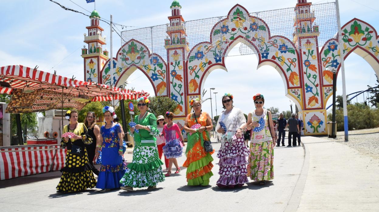 La Fiesta Se Llena De Volantes